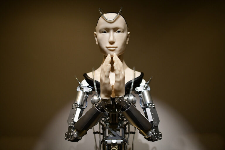 Religious Robots May Worship God Better than Human, Study Found ...