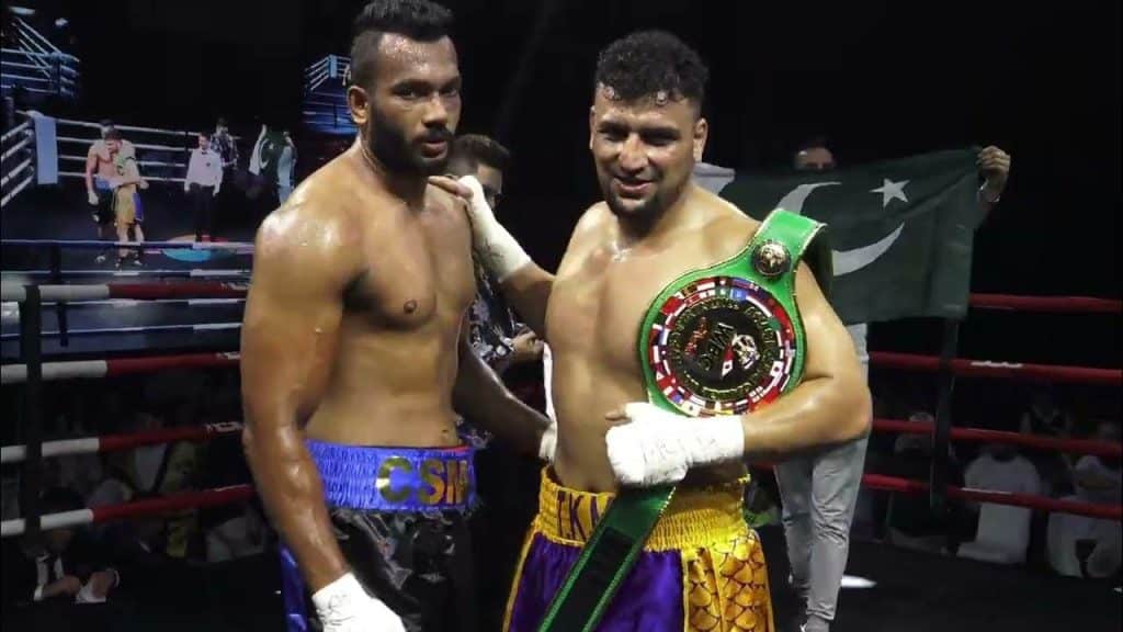 Pakistani Boxer Taimoor Khan Knocks India's Singh in 30 Seconds ...
