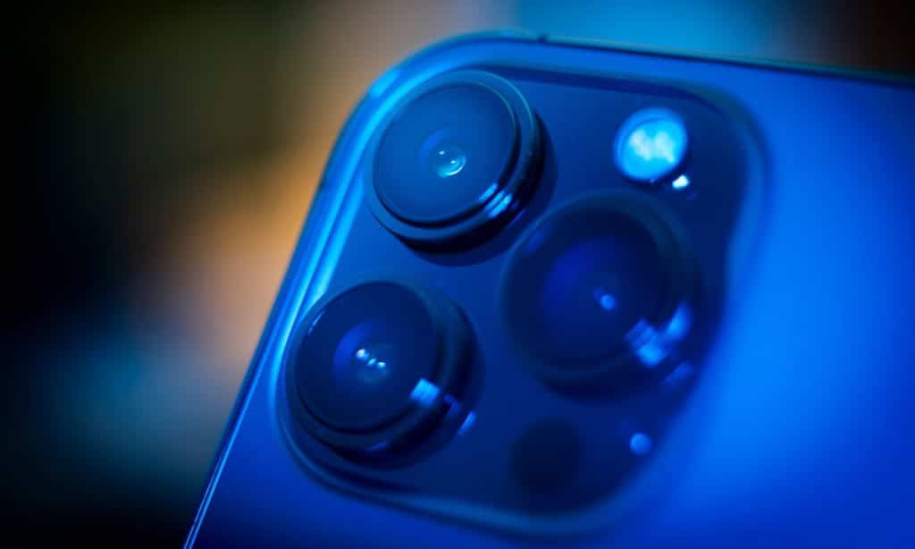 Stop Putting Your Wet iPhone in Rice — Apple Here's What to Do Instead ...