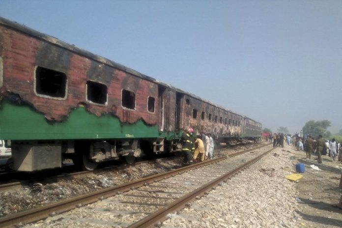 F!re Breaks Out in Tezgam Express Power Van Near Khanewal – Startup ...