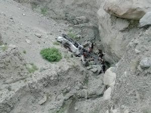 7 De@d in Tourist Vehicle Accident En Route to Fairy Meadows Diamer ...