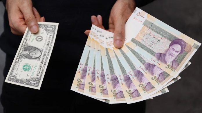 Pakistanis Buy 60 Billion Iranian Rials in Two Days as Currency Gains ...